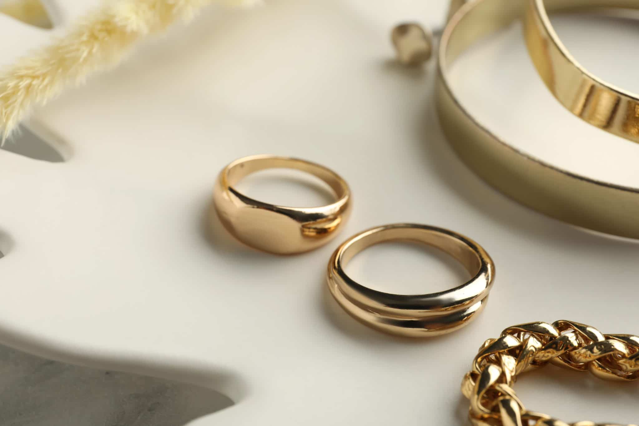 Quelles sont les accessoires féminins qui permettent d'obtenir un look ...